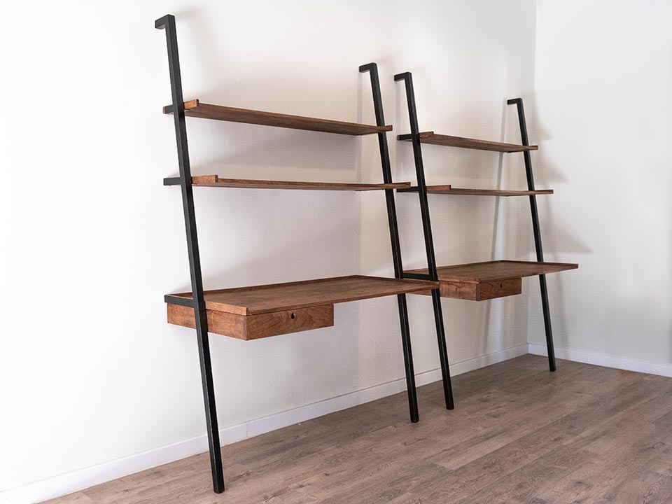 Leaning desk | Tabled